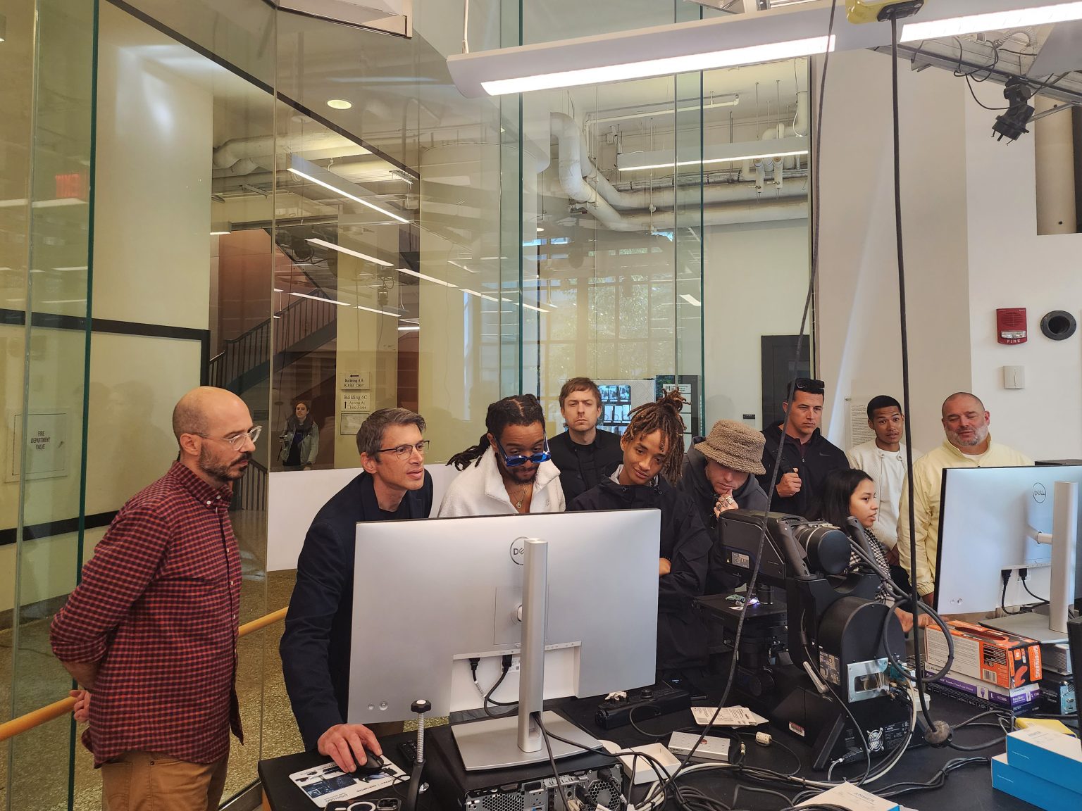 DMSE Breakerspace illuminates the mysteries of materials - MIT ...